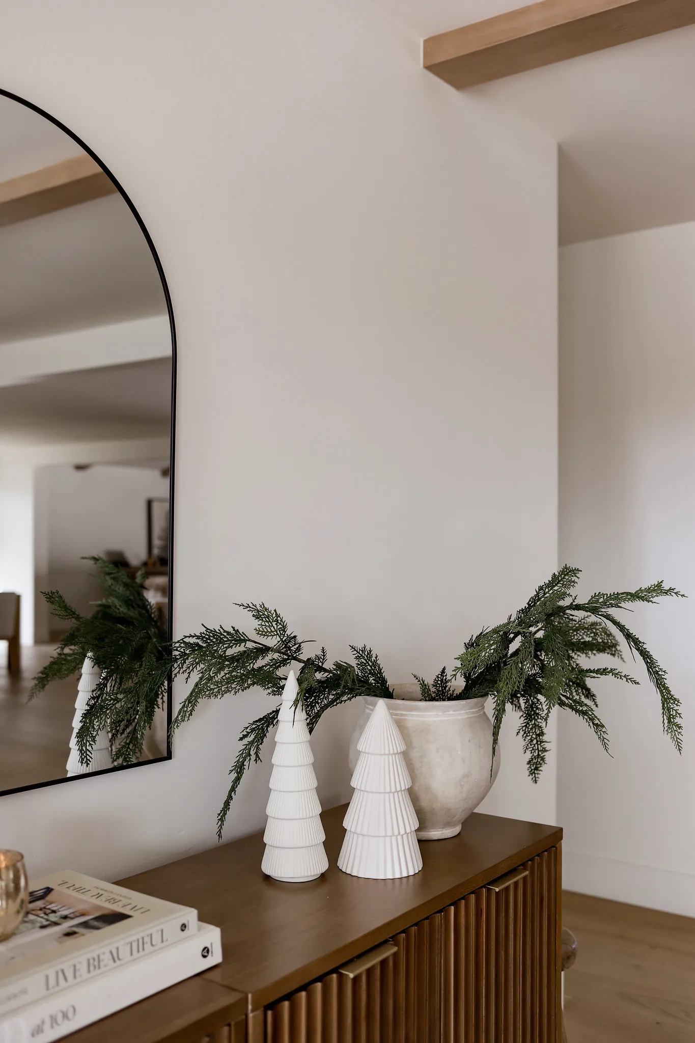 A Cozy & Inviting Winter Entryway – Halfway Wholeistic