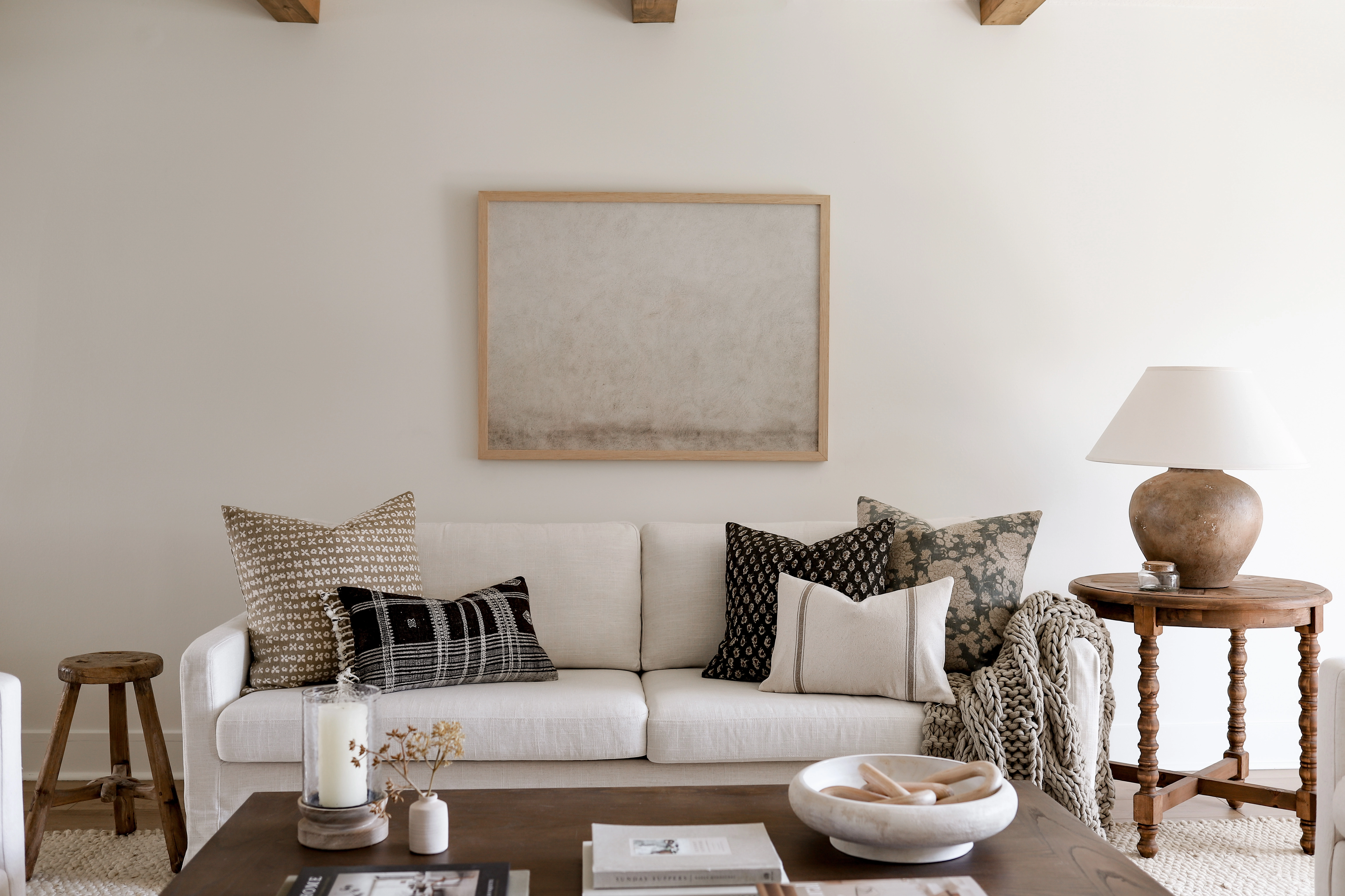 The Art of Pillow Pairing: Combining Floral, Geometric, and Solid Designs – Halfway Wholeistic