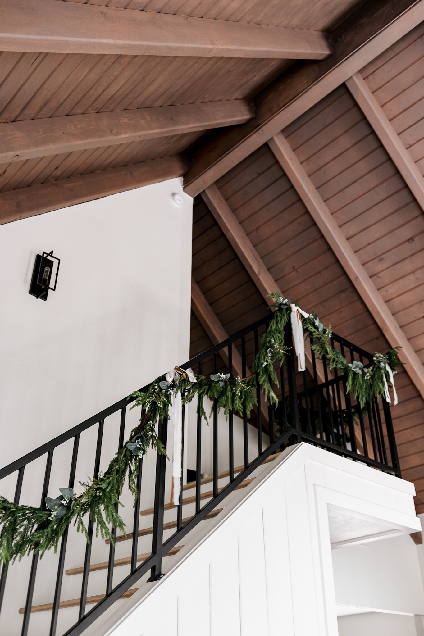 Garland Hanging Hack: How to Hang Garland on Your Staircase Without ...