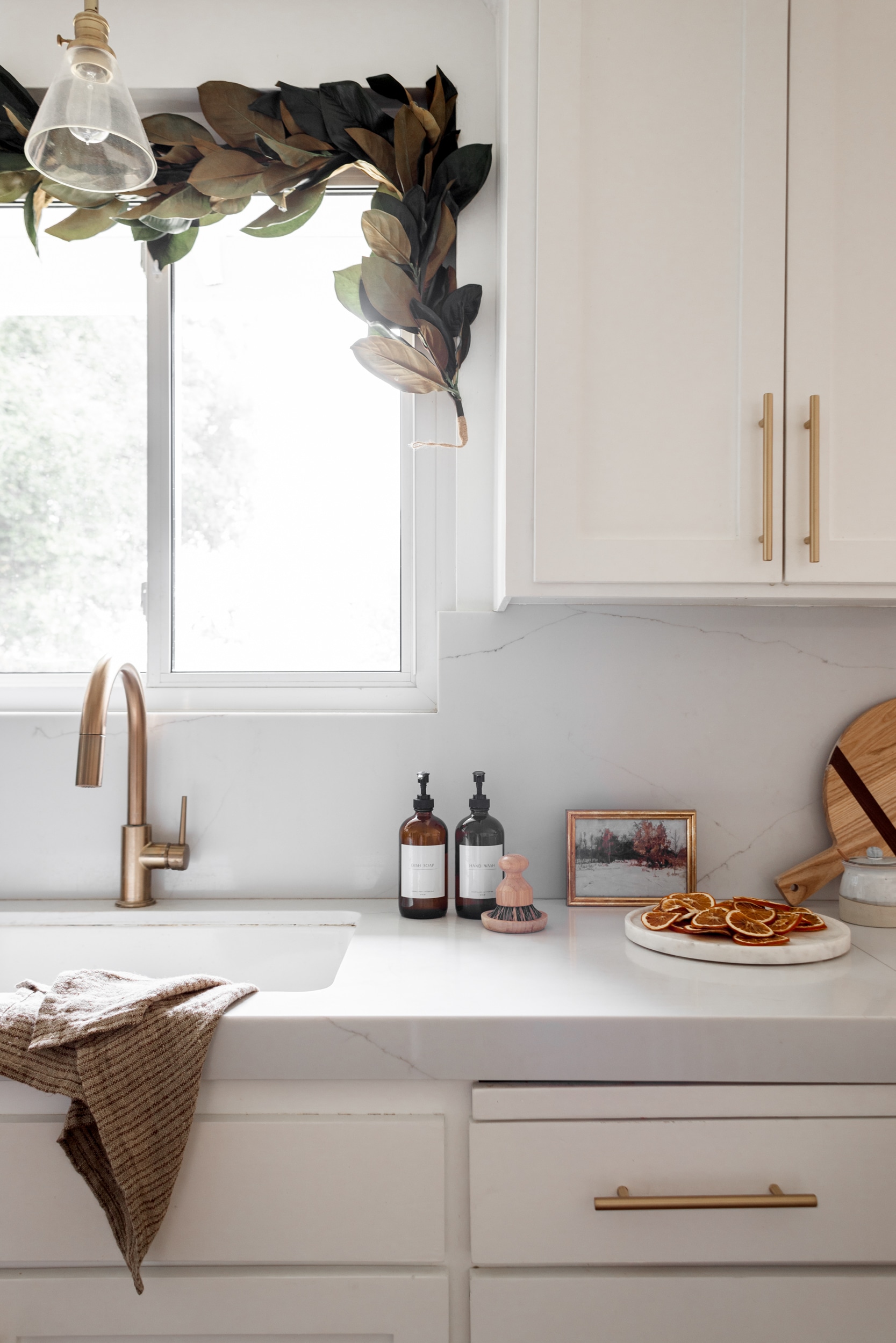 Christmas Kitchen Decor – Halfway Wholeistic