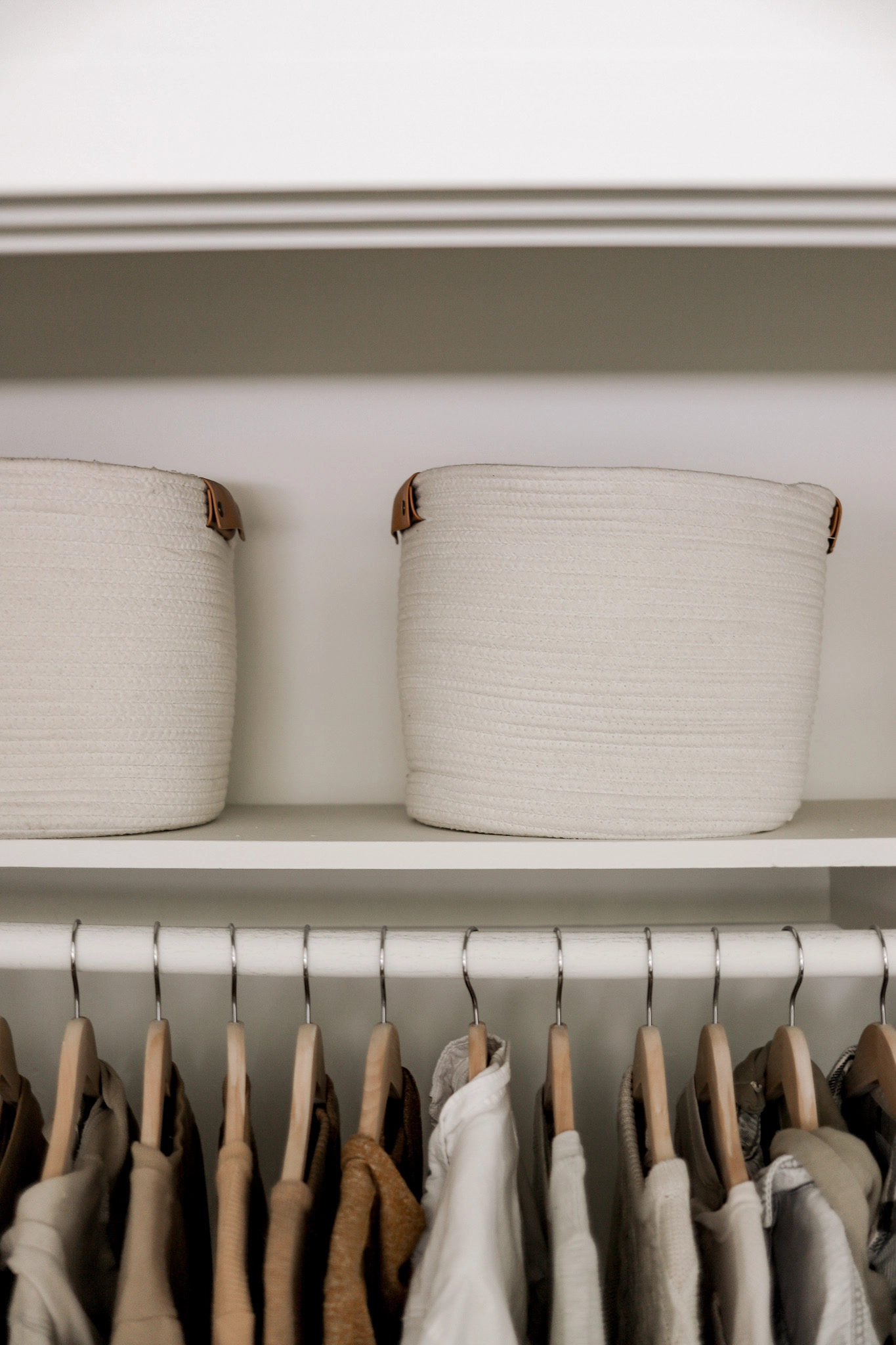 Using a Storage Bench in Your Home: A Practical and Stylish Solution ...